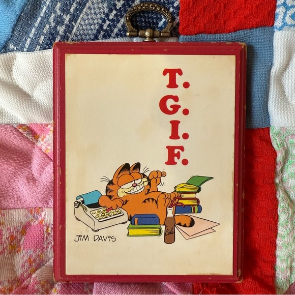 Garfield | Art | Vintage 983 Garfield Tgif Wooden Hanging Plaque ...